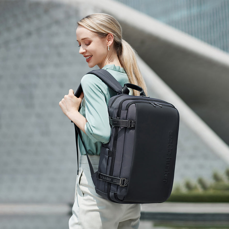 Look Stylish With Creative Luggage Bags